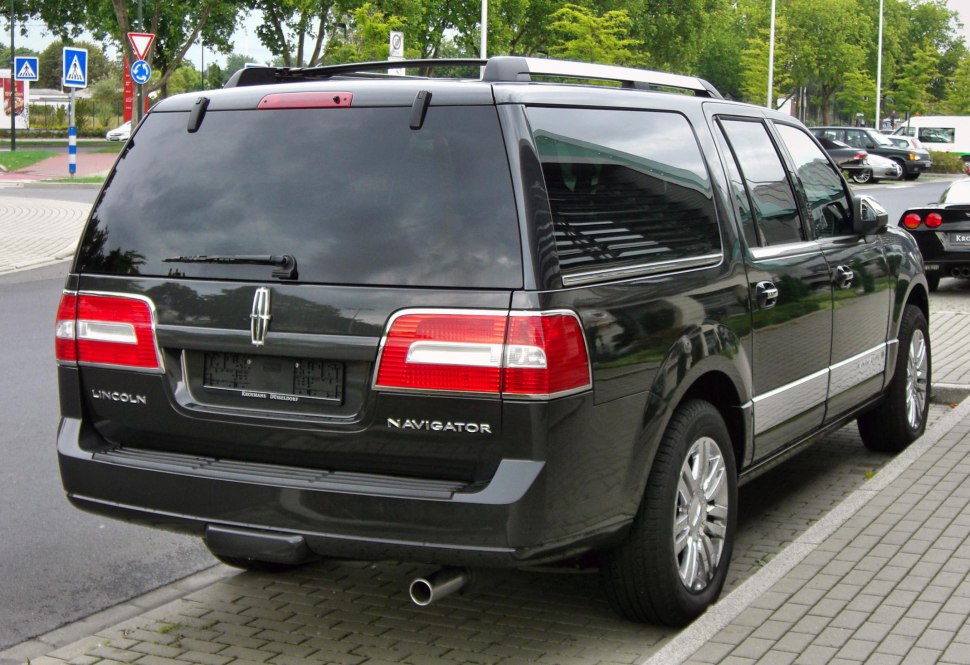 Lincoln Navigator III LWB 5.4i V8 (310 Hp) 4x4 Automatic